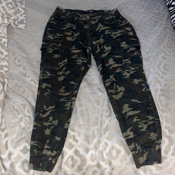 Almost Famous | Pants & Jumpsuits | Almost Famous Camo Cargo Pants ...